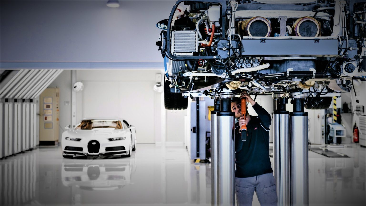 Take a Virtual Tour of Bugatti's Factory in France |Automotive News ...