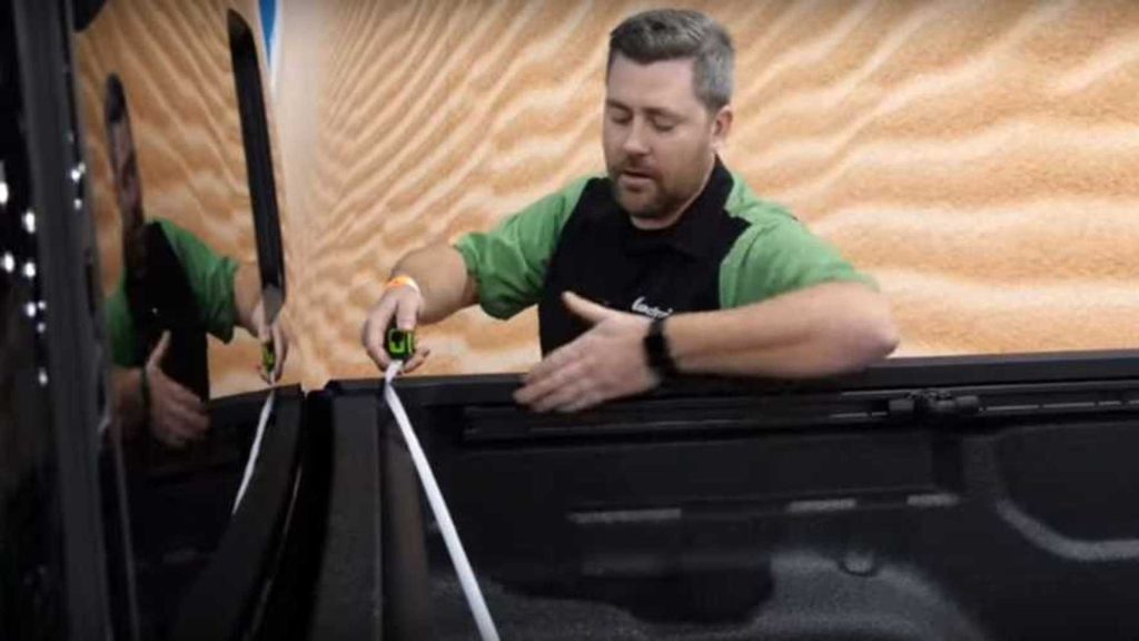 2020 Jeep Gladiator Bed Dissected on Video - Automotive News ...